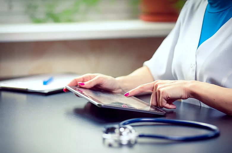 Technology For Nurses: Balancing Technology with Nursing Care | Houston ...